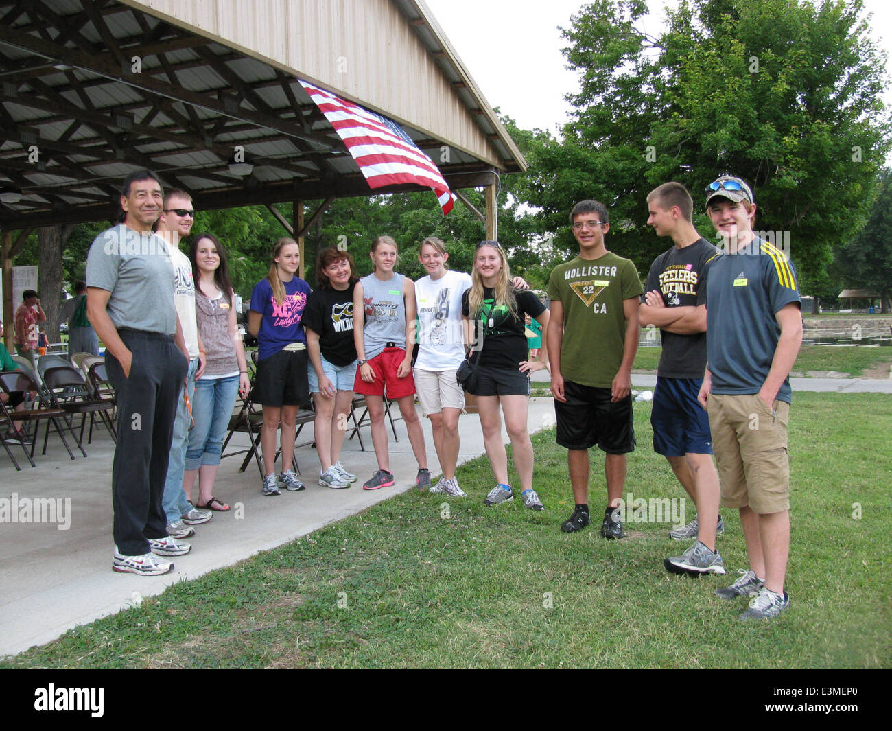 Community volunteers at the National Fish Hatchery in Neosho, Missouri ...