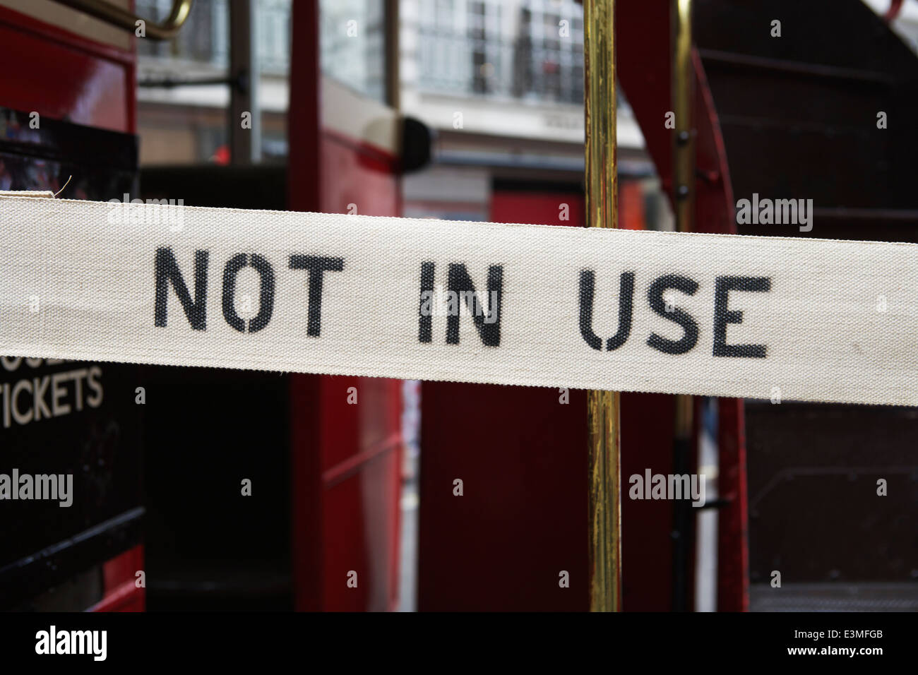 Refrain sign hi-res stock photography and images - Alamy