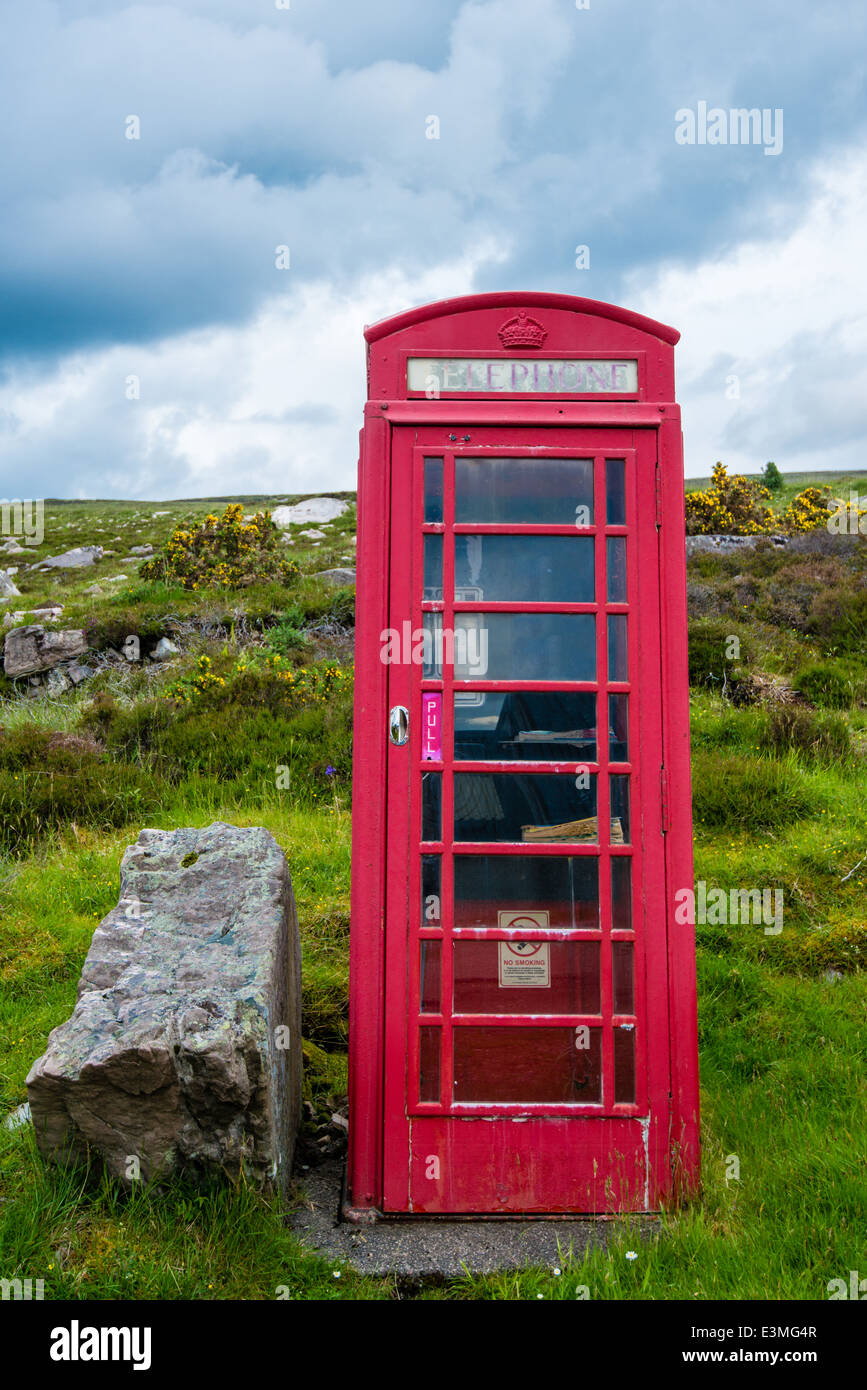 Traditional red telephone booth Stock Photo - Alamy