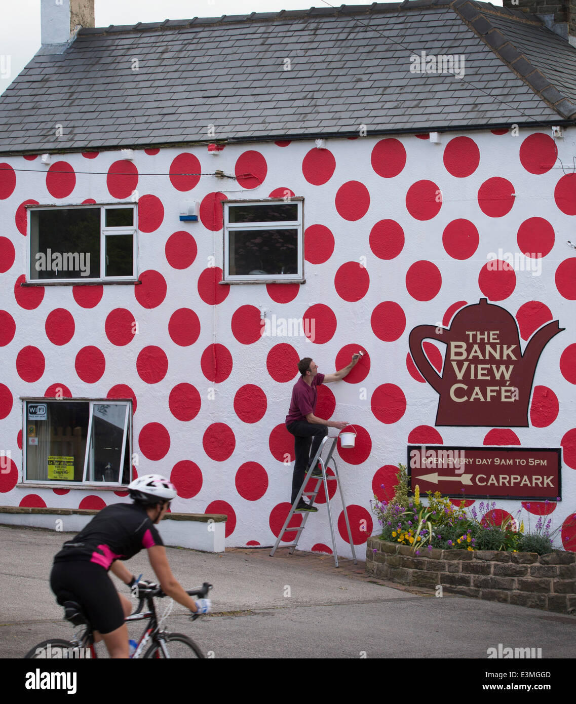 Langsett, North Yorkshire, UK. 25th June 2014. Cyclist, Rachel Goacher ...
