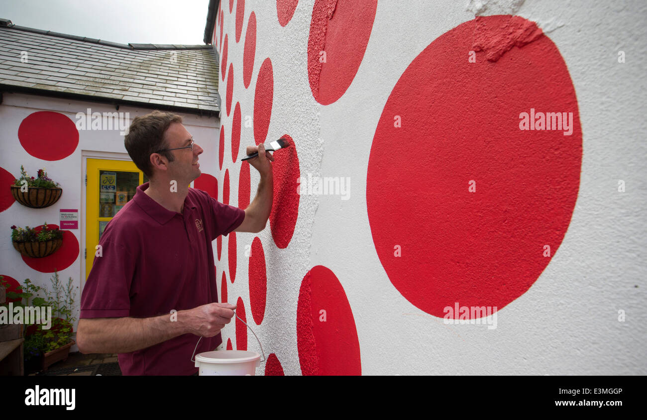 Langsett, North Yorkshire, UK. 25th June 2014. Cyclist, Rachel Goacher ...