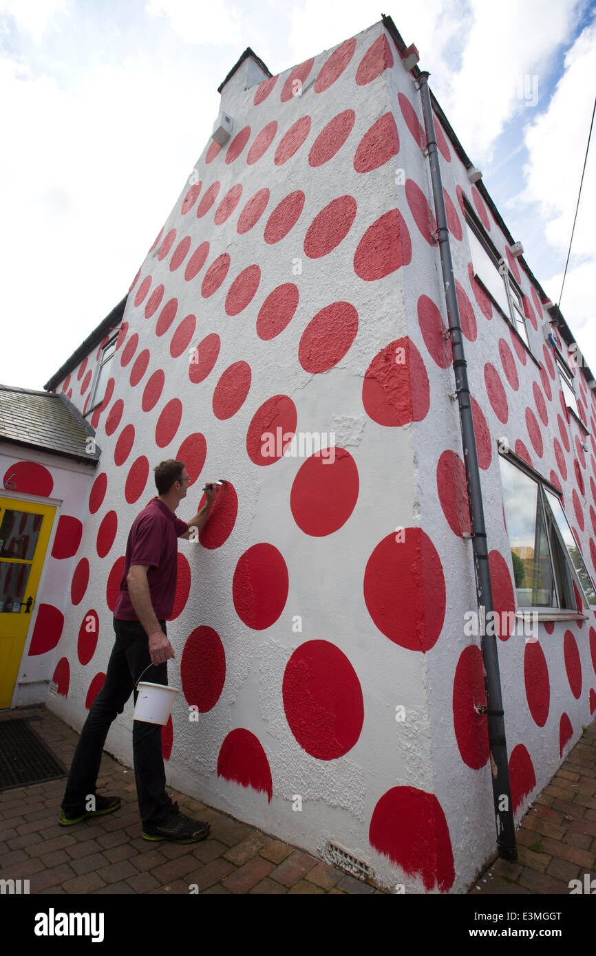 Langsett, North Yorkshire, UK. 25th June 2014. Cyclist, Rachel Goacher ...
