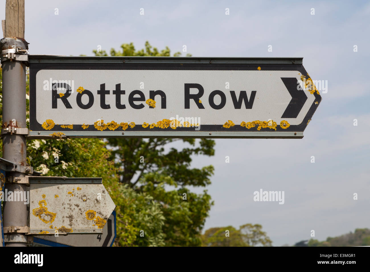 Rotten sign hi-res stock photography and images - Alamy