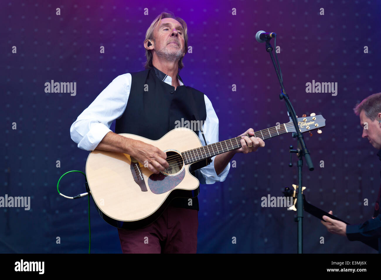 Genesis mike and the mechanics hi-res stock photography and images - Alamy