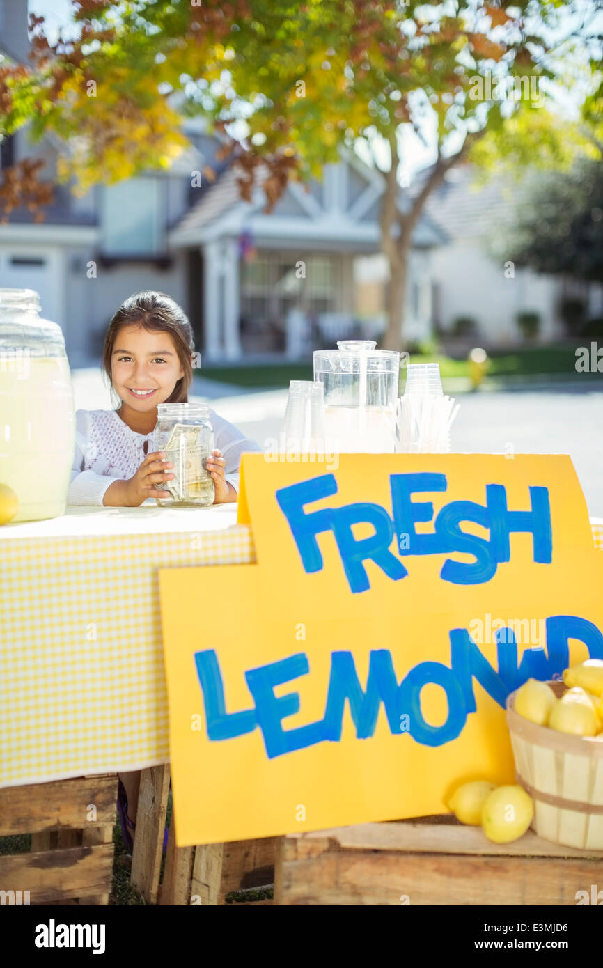 Children Selling Lemonade Stock Photos & Children Selling Lemonade ...