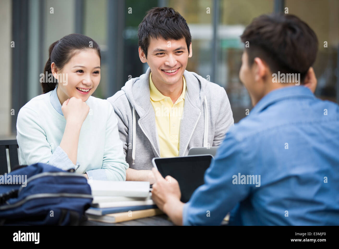 Young college students studying Stock Photo - Alamy