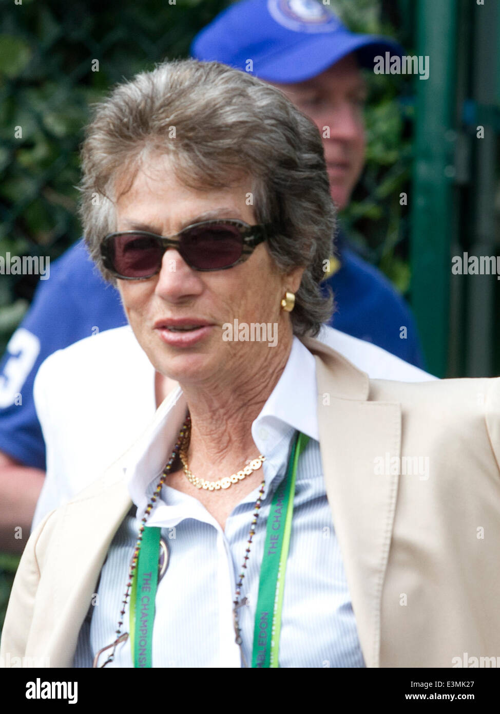 Former wimbledon champion virginia wade hi-res stock photography and ...