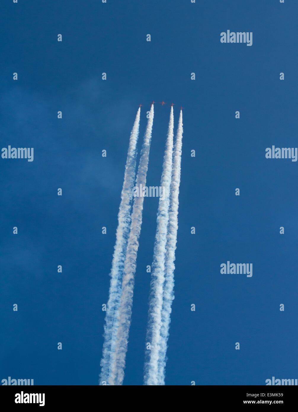 The Red Arrows jet planes British RAF aerobatic display team with smoke ...