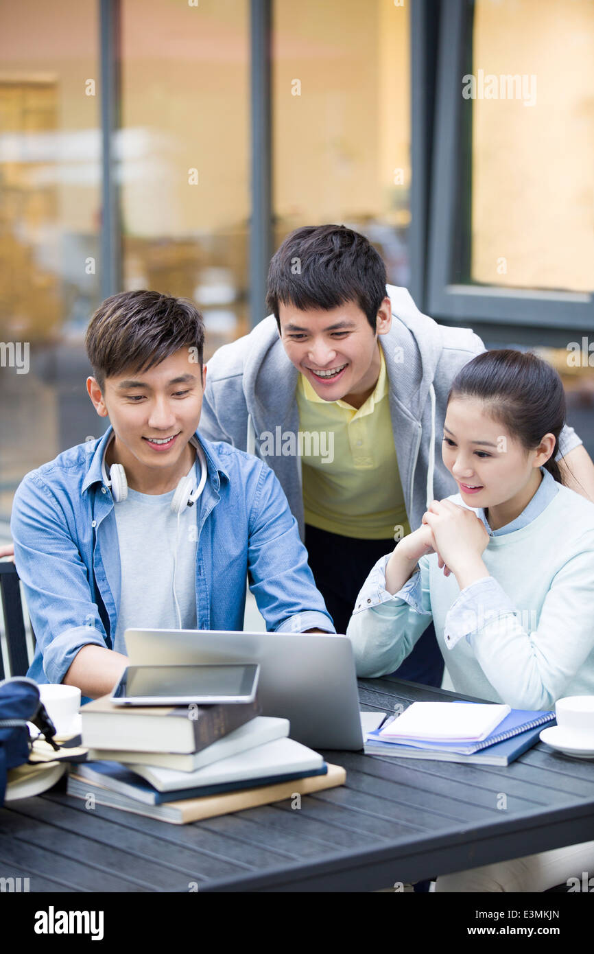 Young college students studying Stock Photo - Alamy