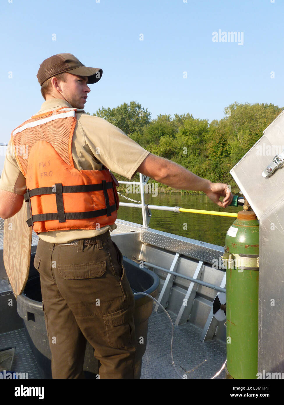 Oxygen flow is an essential biological process that sustains life. It ...