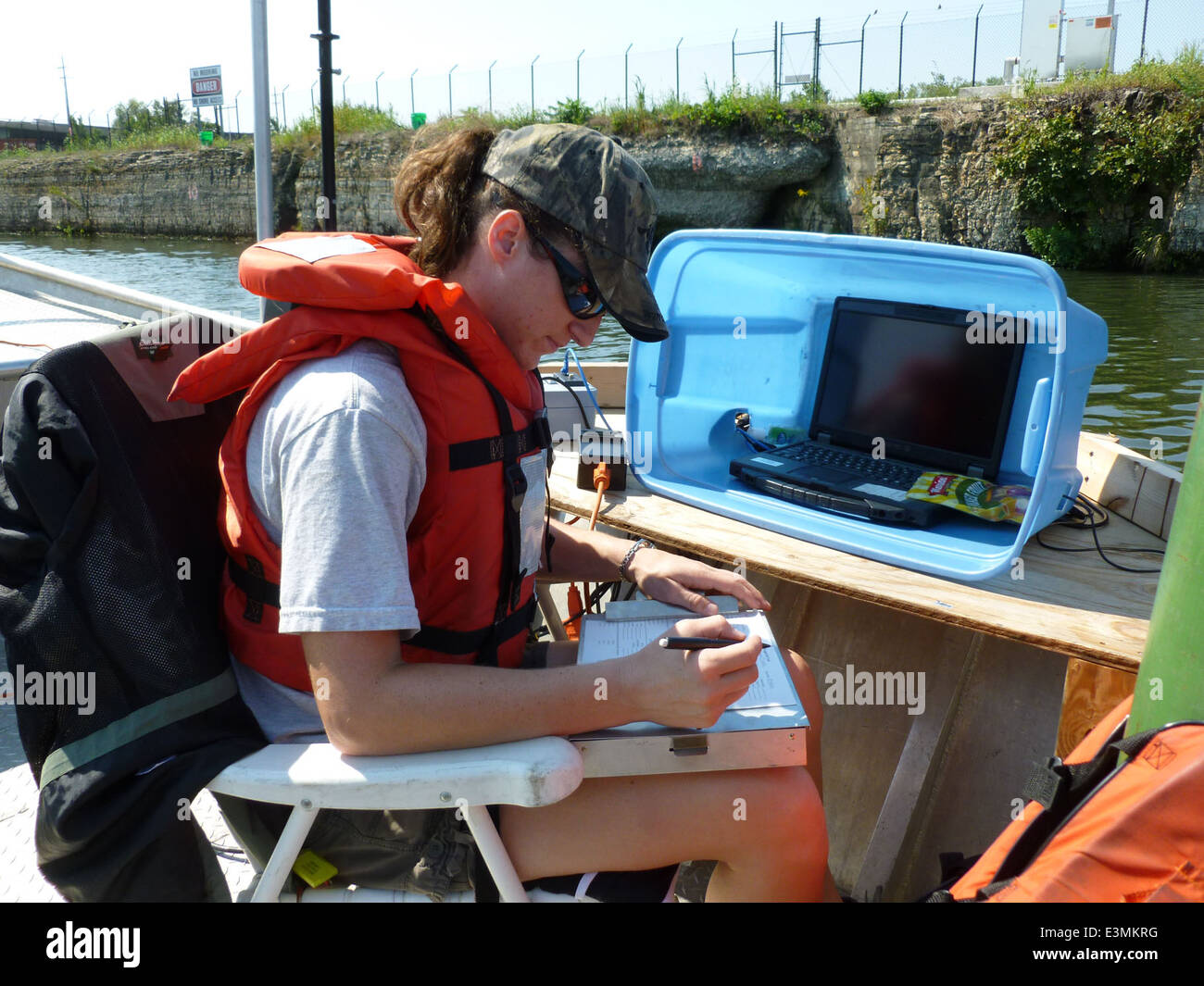 The DIDSON (Dual-Frequency Identification Sonar) computer is used for ...