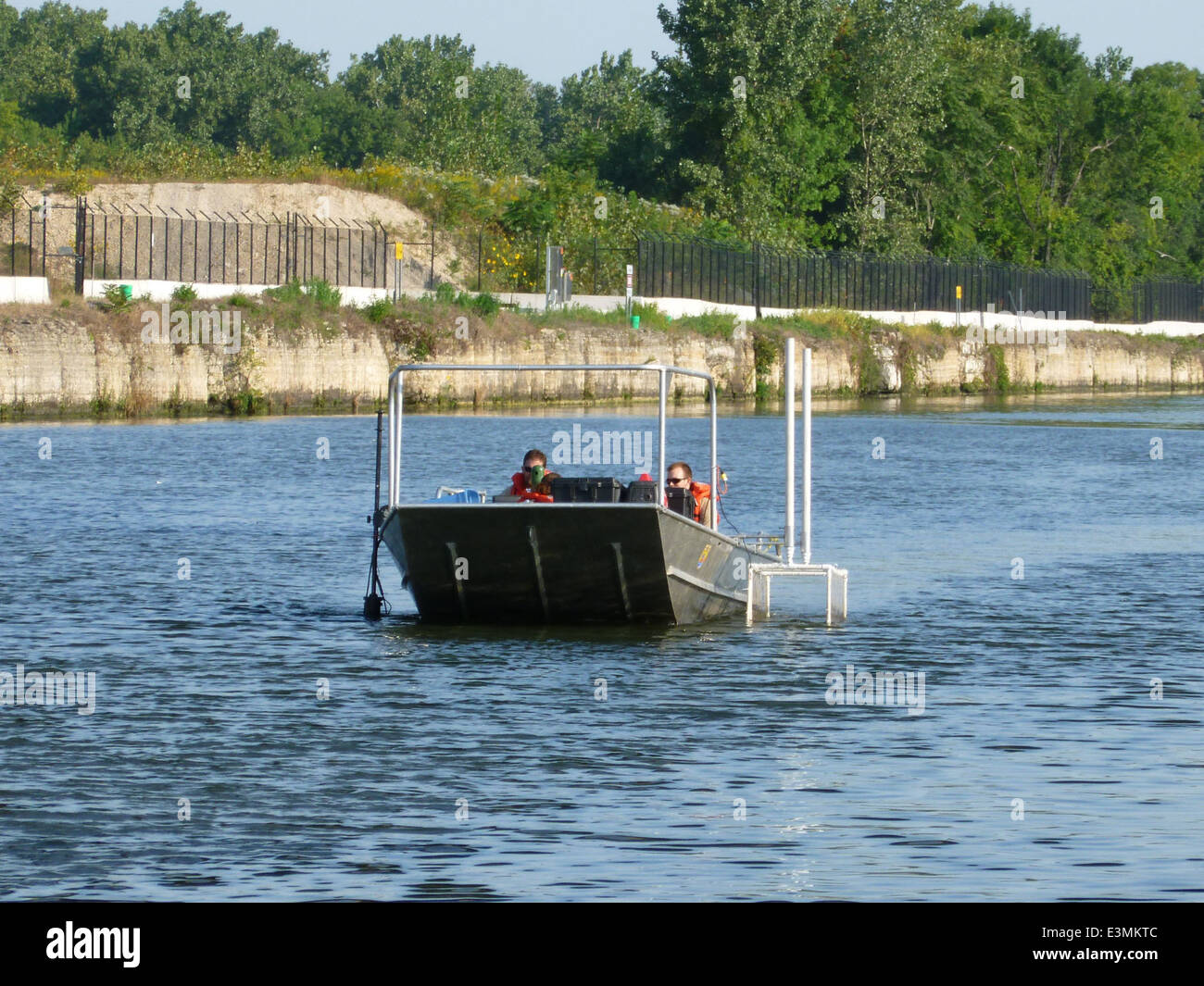 DIDSON (Dual-frequency Identification Sonar) technology is used to ...