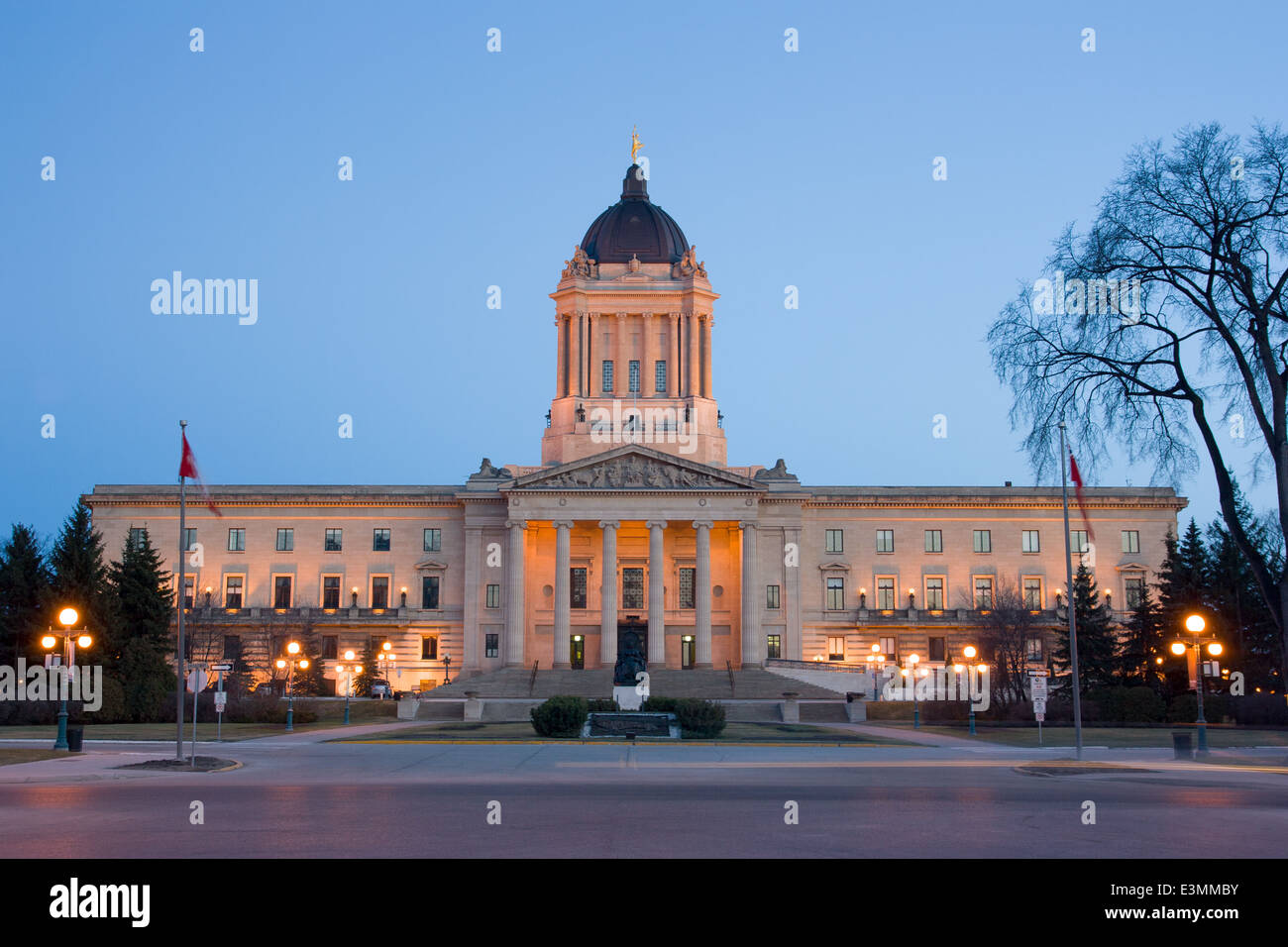 Manitoba Legislative Building at dusk in Winnipeg, Manitoba, Canada ...