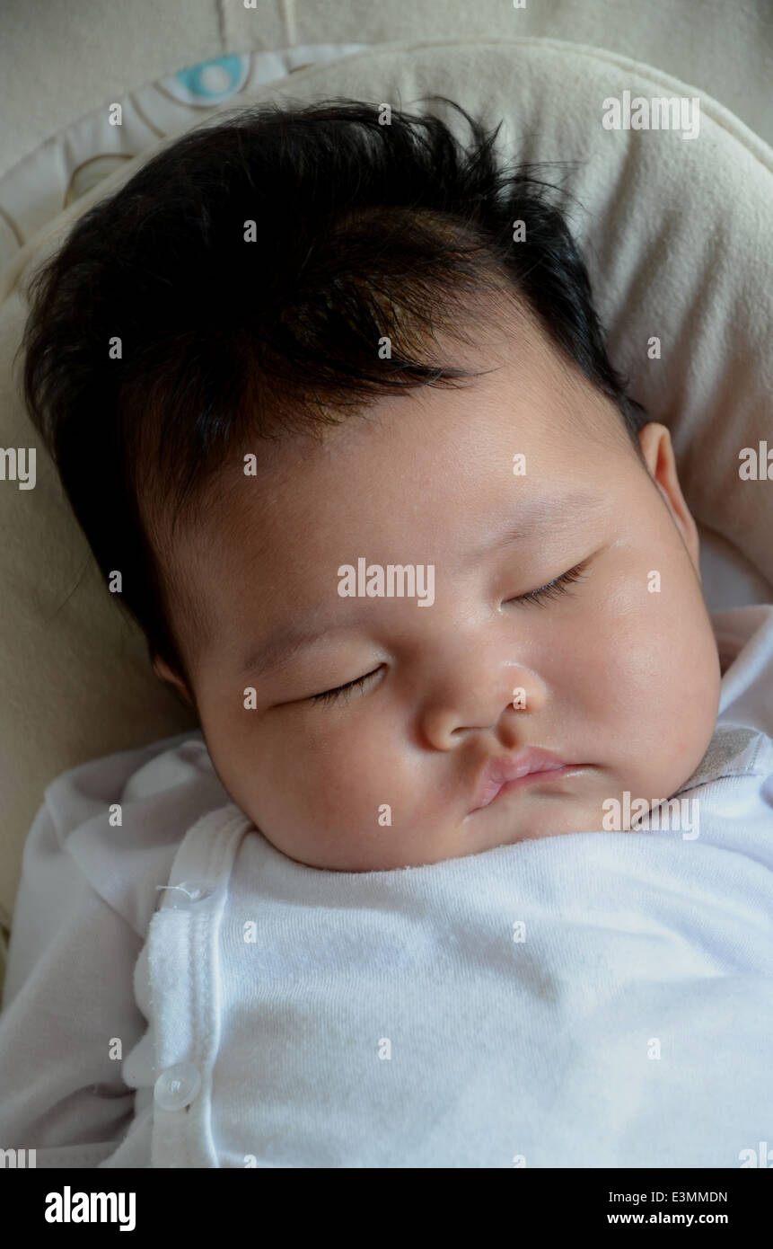 Baby sleep asian hi-res stock photography and images - Alamy