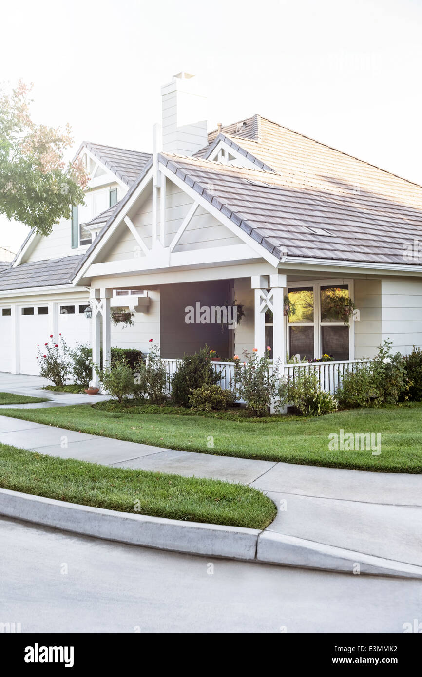 House and yard Stock Photo - Alamy