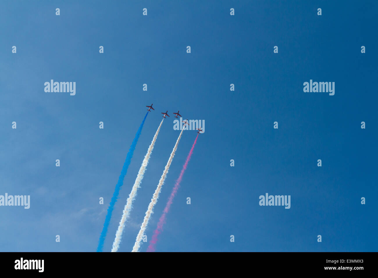 The Red Arrows jet planes British RAF aerobatic display team with ...