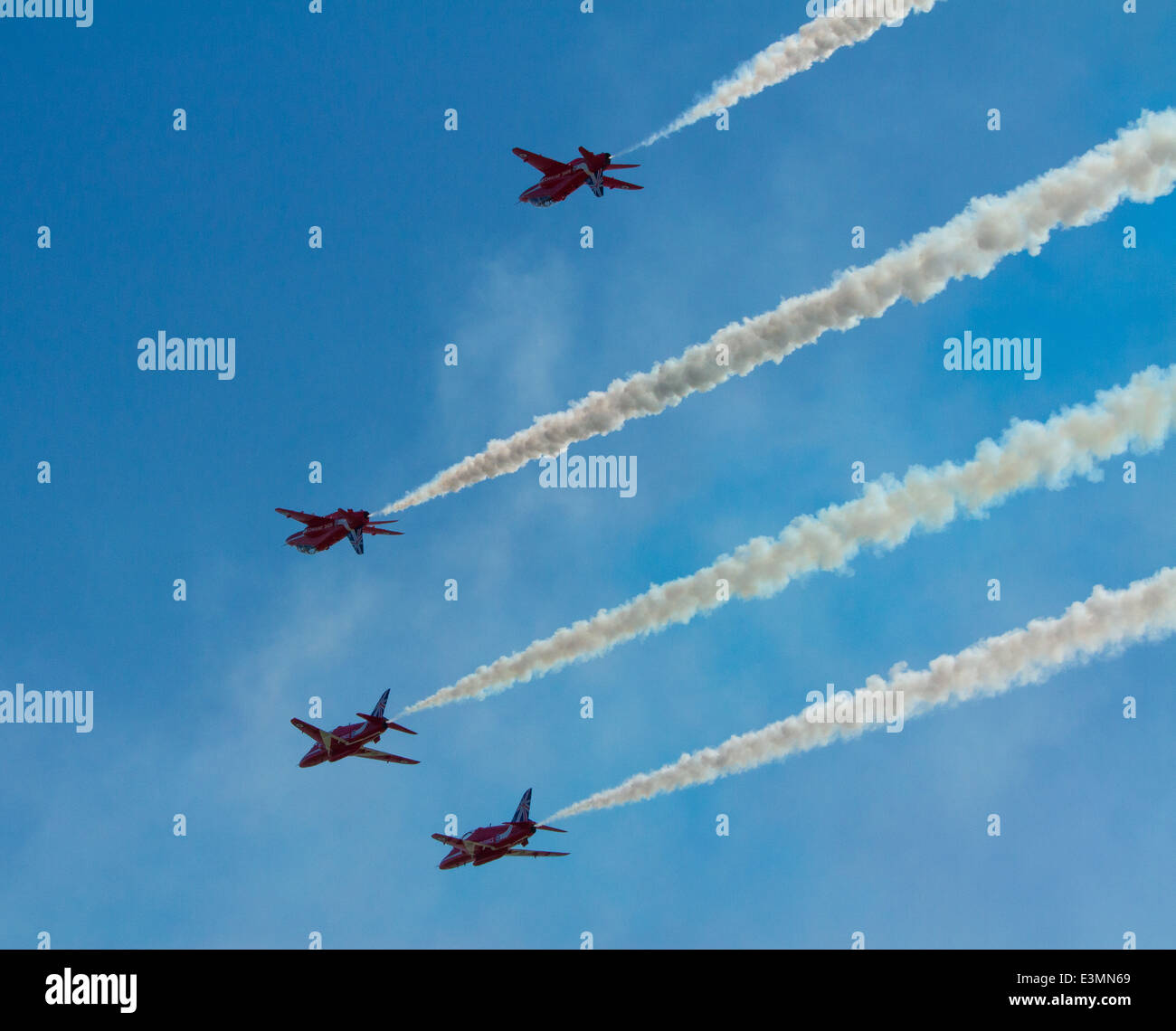The Red Arrows jet planes British RAF aerobatic display team with ...