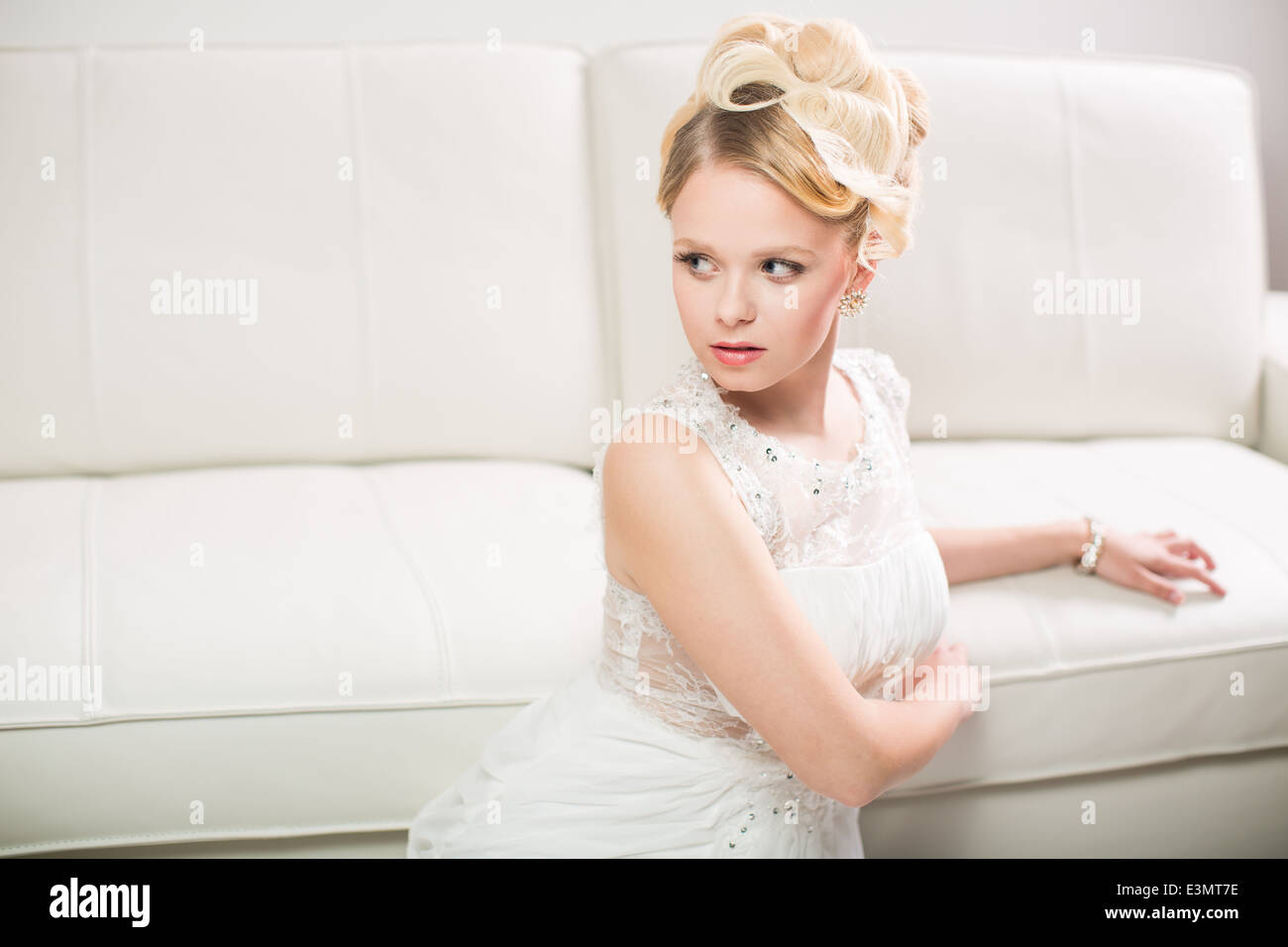 Gorgeous bride on her wedding day (color toned image; shallow DOF Stock ...