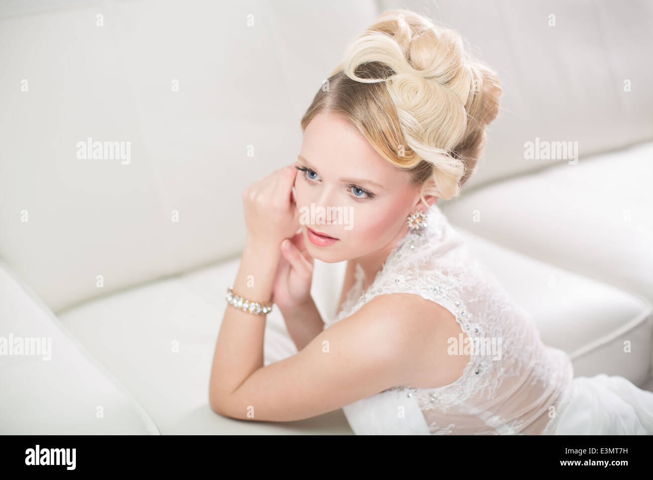 Gorgeous bride on her wedding day (color toned image; shallow DOF Stock ...
