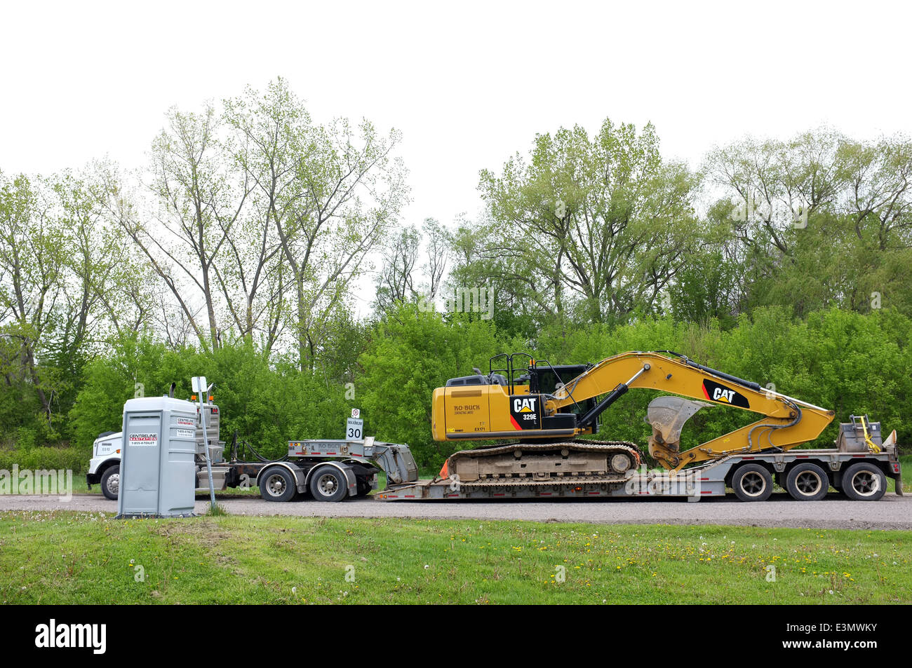 Yellow digger hi-res stock photography and images - Alamy