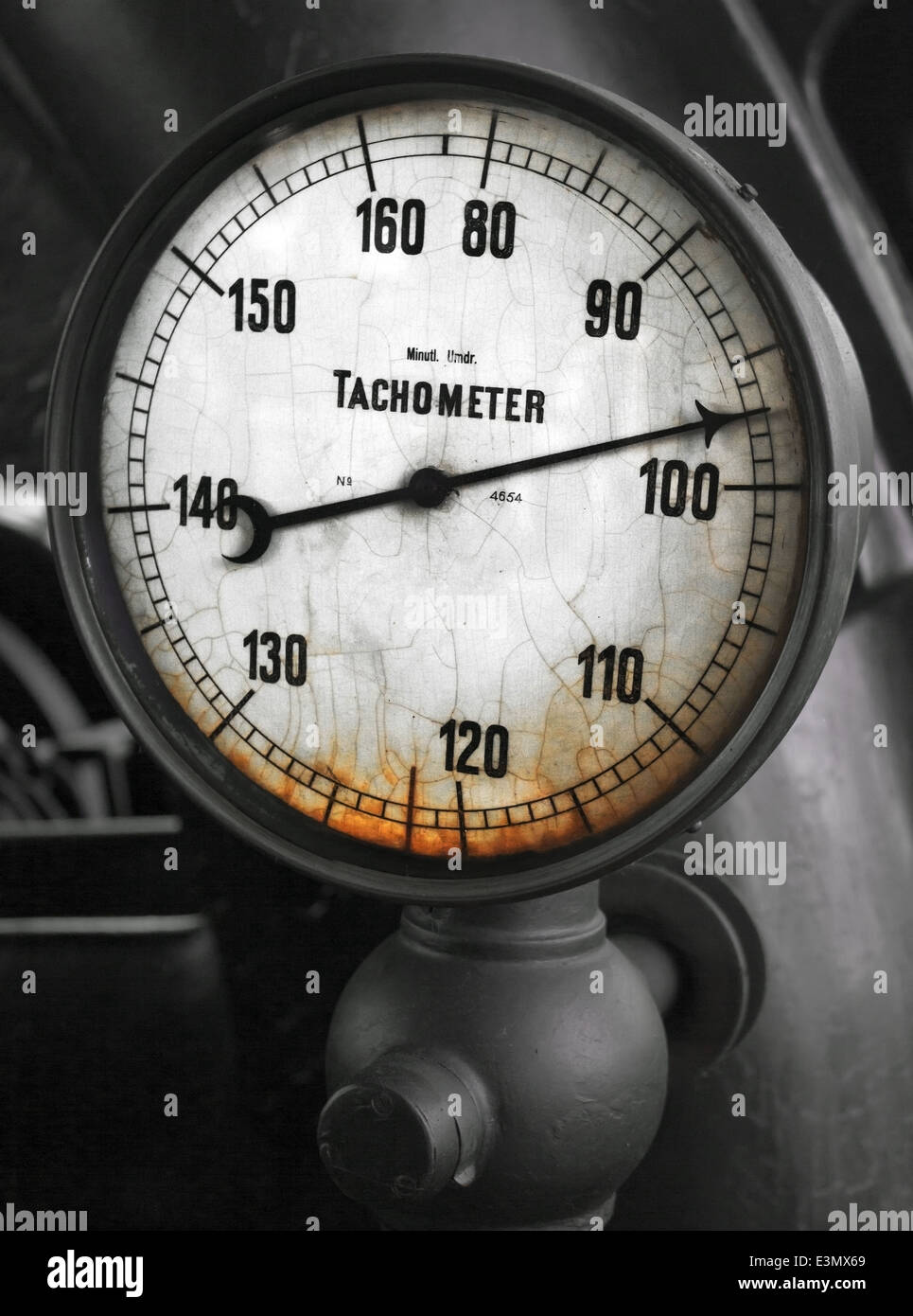 vintage steam machine dial Stock Photo - Alamy