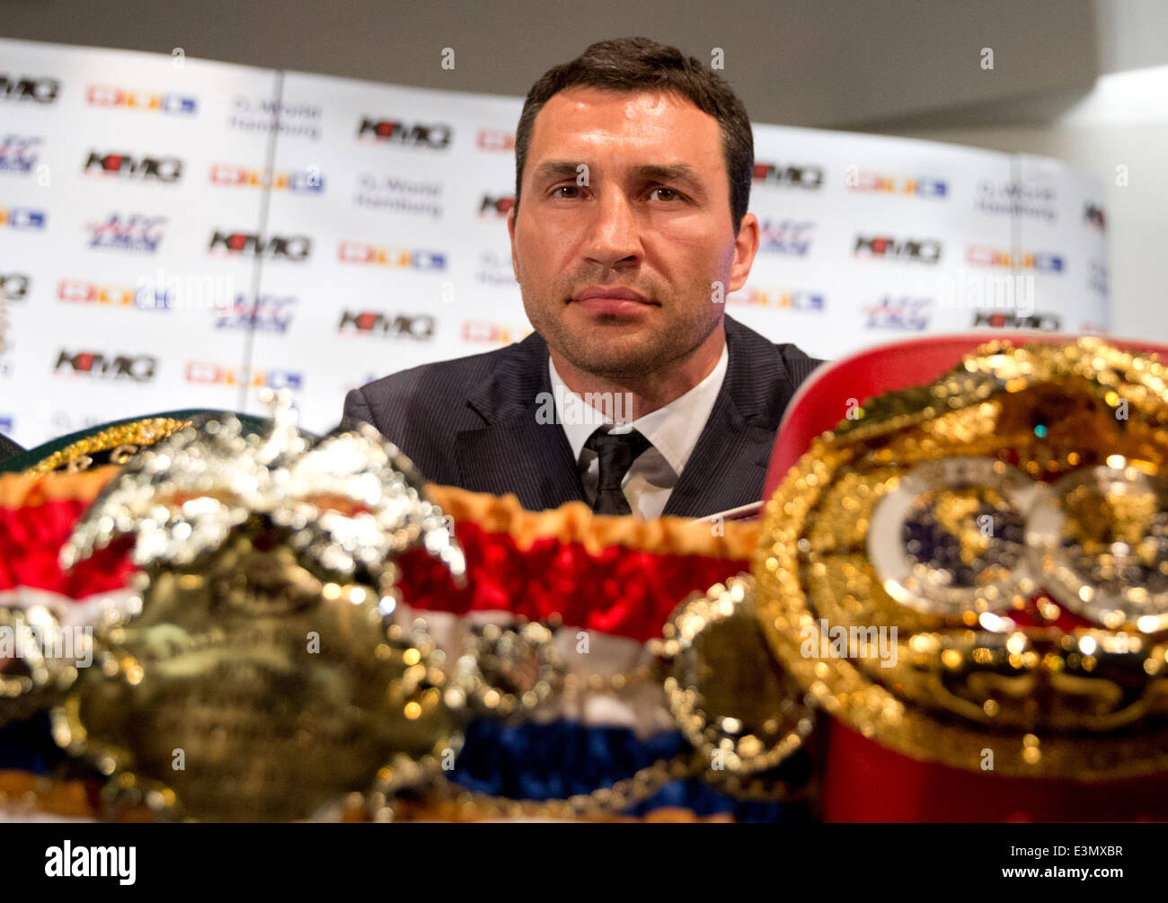 Super heavyweight boxer hi-res stock photography and images - Alamy