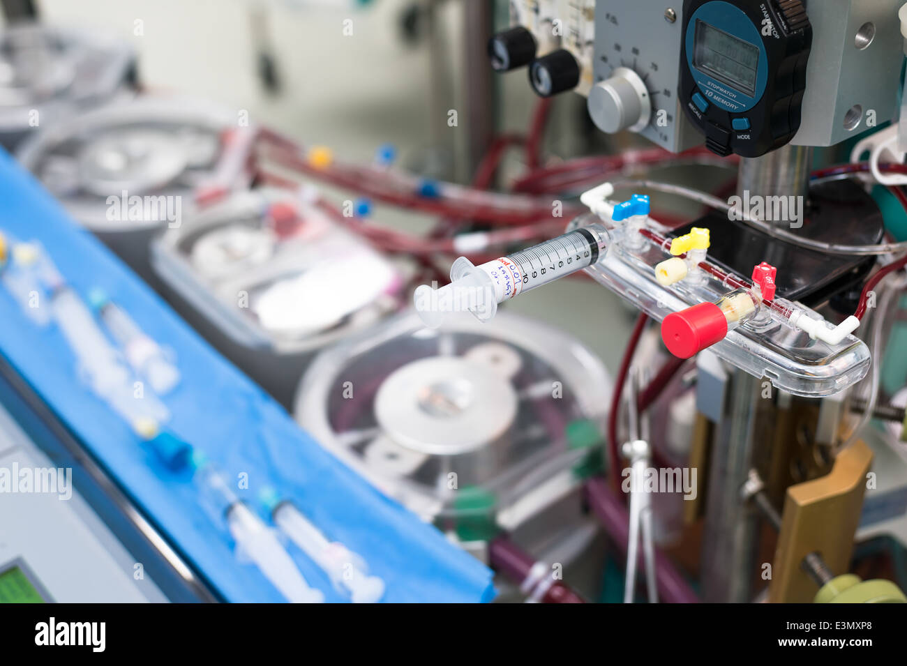 Cardiopulmonary bypass machine hi-res stock photography and images - Alamy