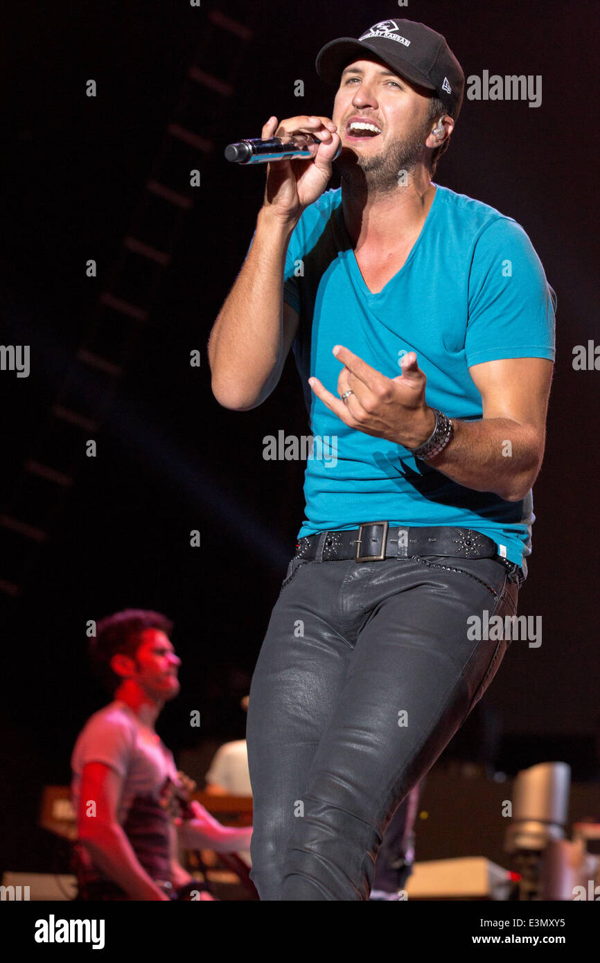 Luke bryan hi-res stock photography and images - Alamy