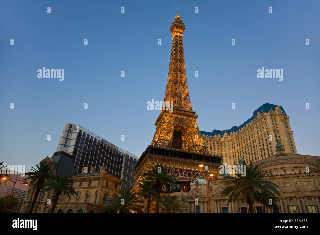 Eiffel tower theme hi-res stock photography and images - Alamy