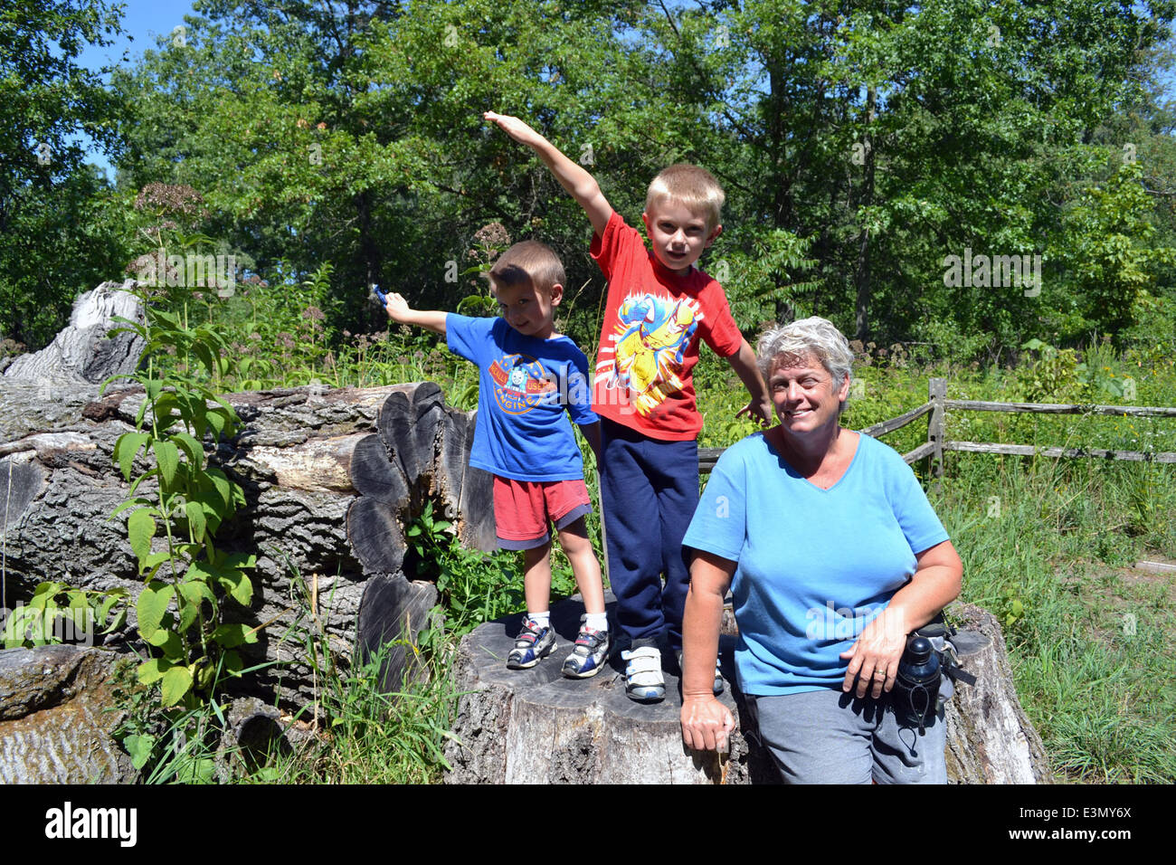 Youth participants in the Glacial Park Hackmatack National Wildlife ...