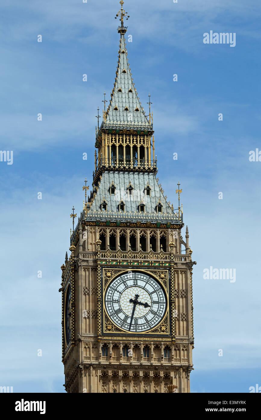 Elizabeth tower of london hi-res stock photography and images - Alamy