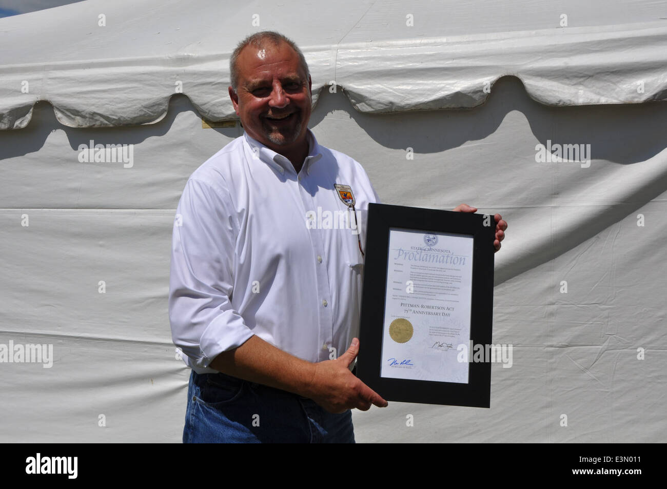Jim Hodgson presents a Minnesota State Proclamation from Governor ...