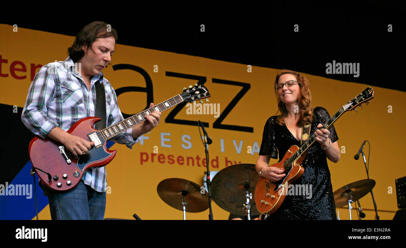 SUSAN TEDESCHI sings and plays guitar at the 2009 MONTEREY JAZZ ...