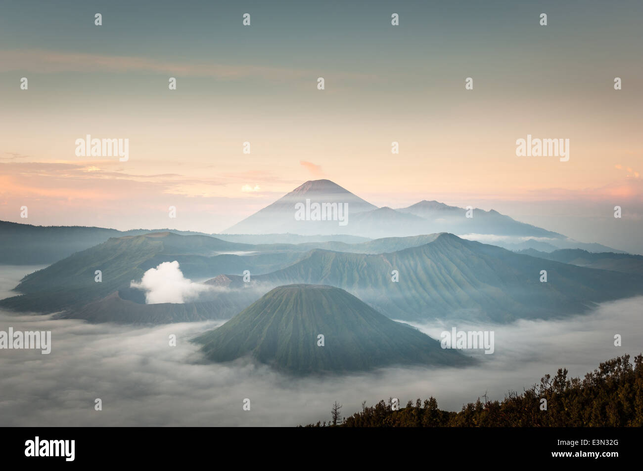 Gunung bromo sunrise hi-res stock photography and images - Alamy