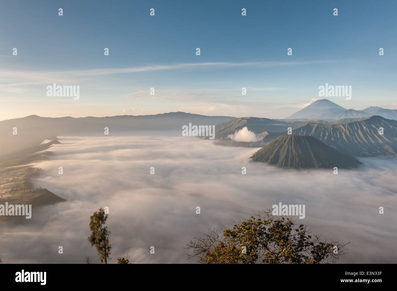 Gunung penanjakan hi-res stock photography and images - Alamy