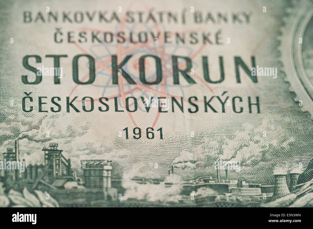 Old banknote 100 Kčs from 1961 in comparison with the actual valid 100 ...