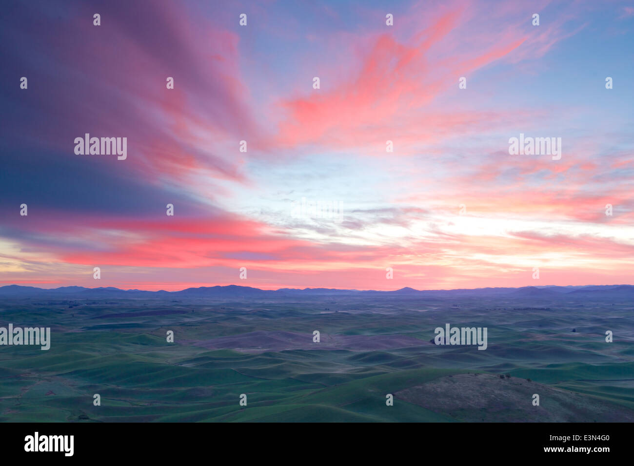 Beautiful country scene americas heartland hi-res stock photography and ...