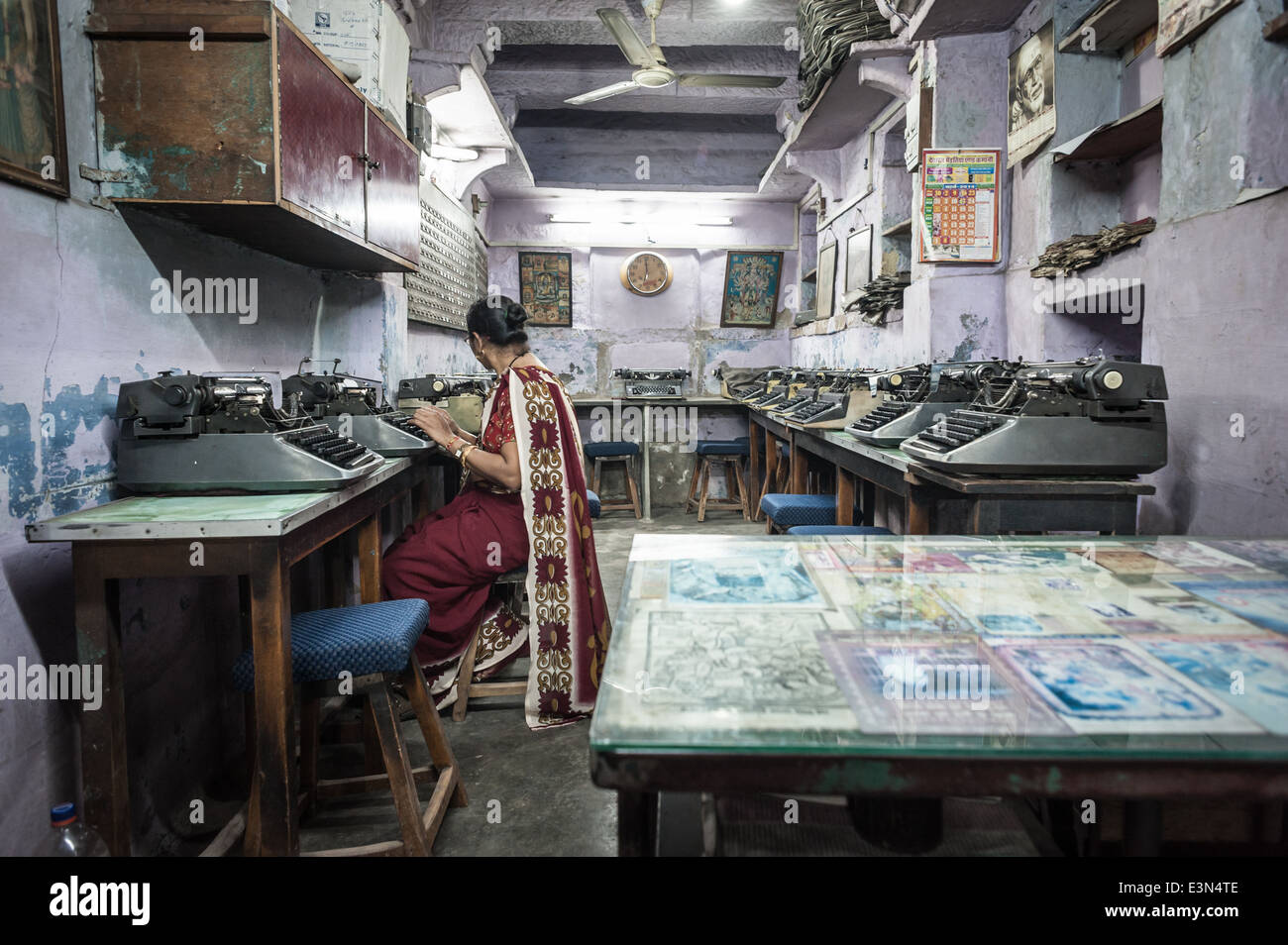 Indian typing hi-res stock photography and images - Alamy