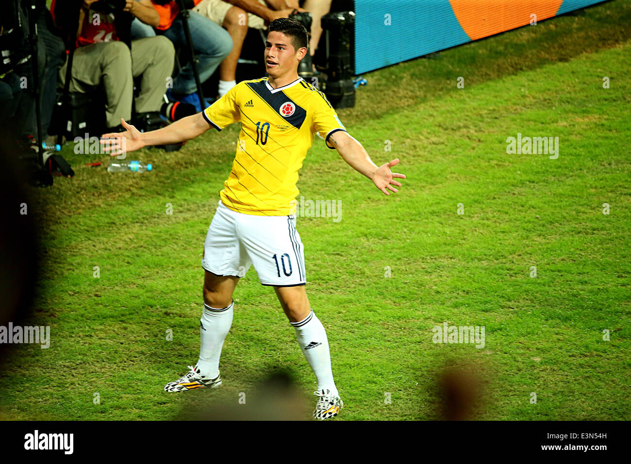 James rodriguez colombia brazil goal hi-res stock photography and ...