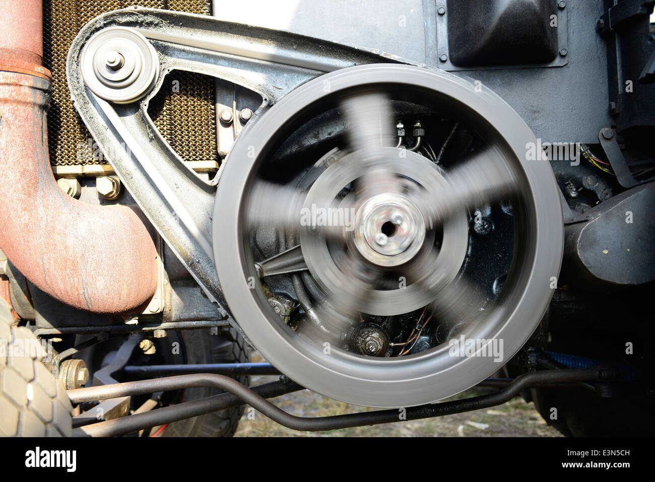 Spin pulley hi-res stock photography and images - Alamy