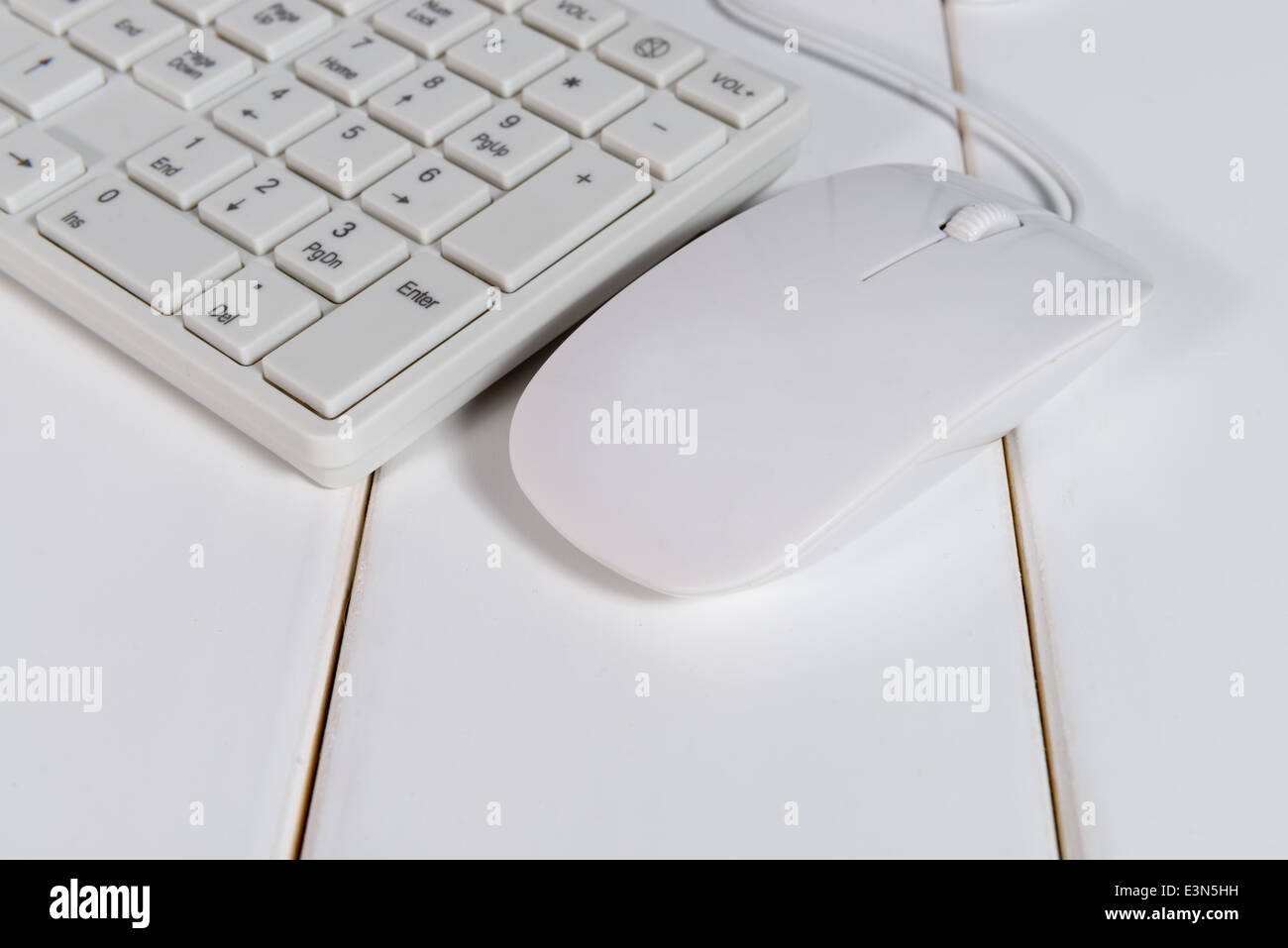 Gray computer mouse isolated on white Stock Photo - Alamy