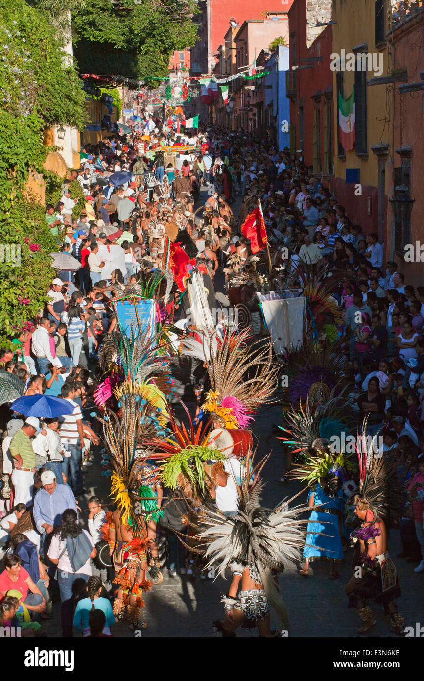 INDIGENOUS DANCE TROUPES from all over MEXICO parade through the ...