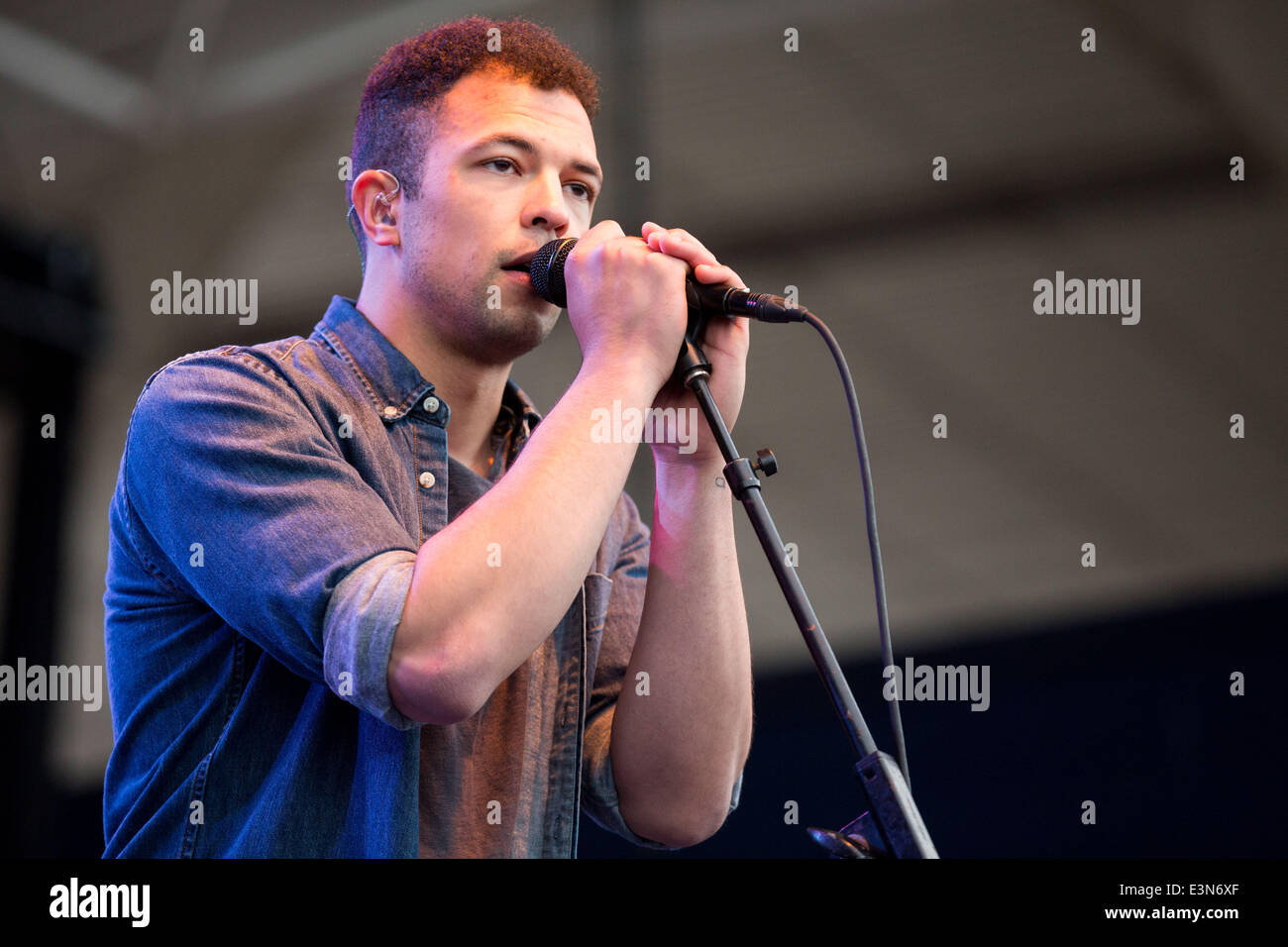 Milwaukee, Wisconsin, USA. 25th June, 2014. Vocalist ALLEN TATE of the ...