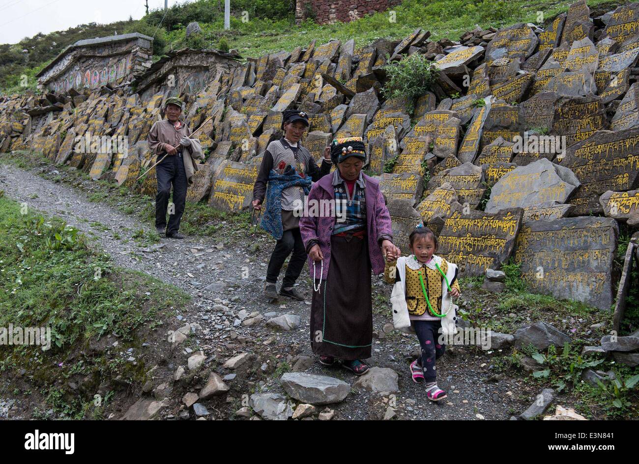 Jinchuan, China's Sichuan Province. 25th June, 2014. People of Tibetan ...