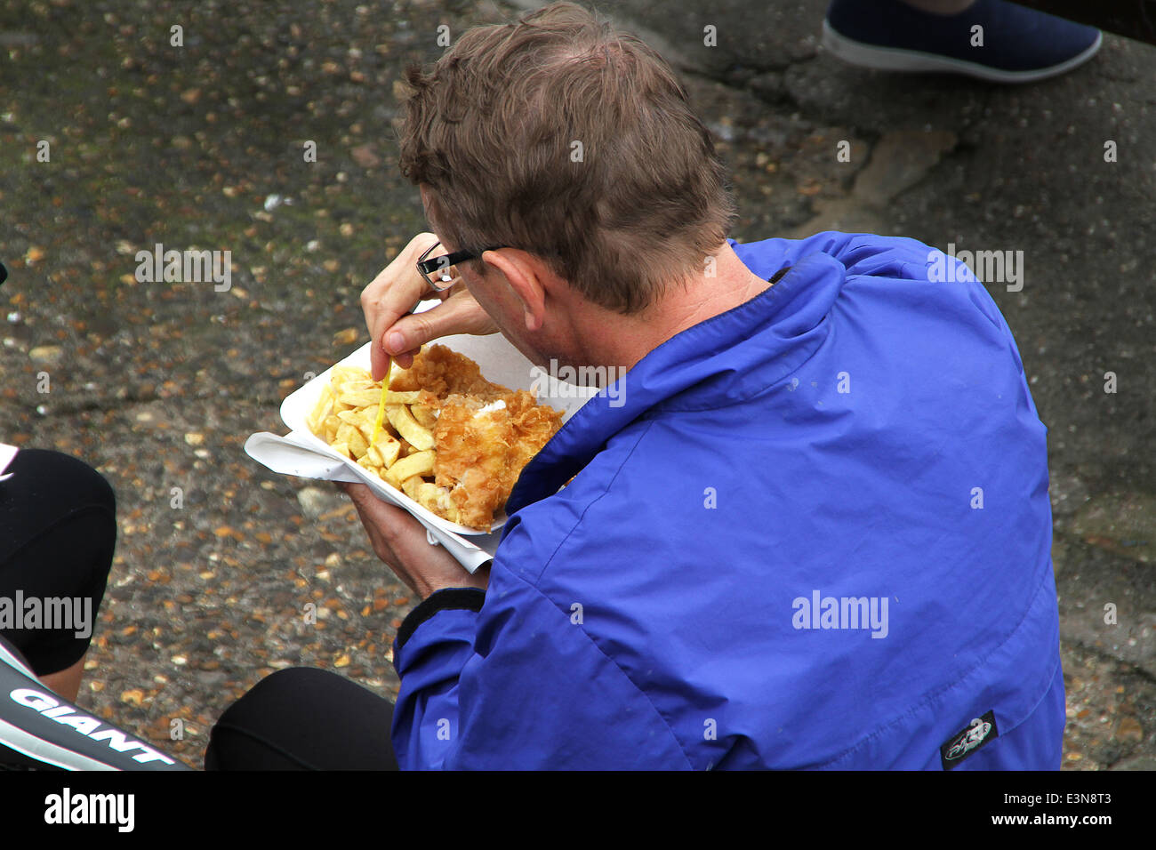 Fish fingers chips hi-res stock photography and images - Alamy