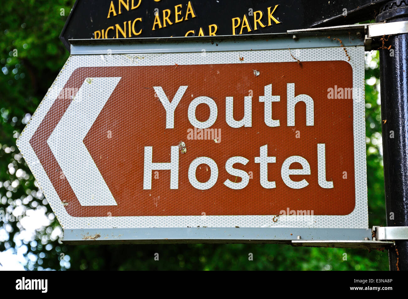 Youth hostel sign hi-res stock photography and images - Alamy