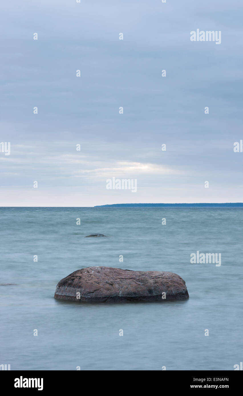 One big rock hi-res stock photography and images - Alamy