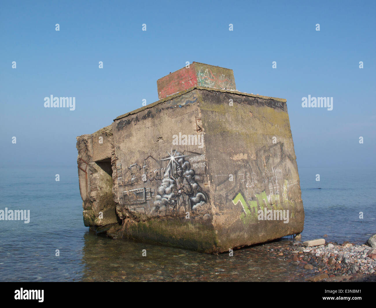 Edge of structure hi-res stock photography and images - Alamy