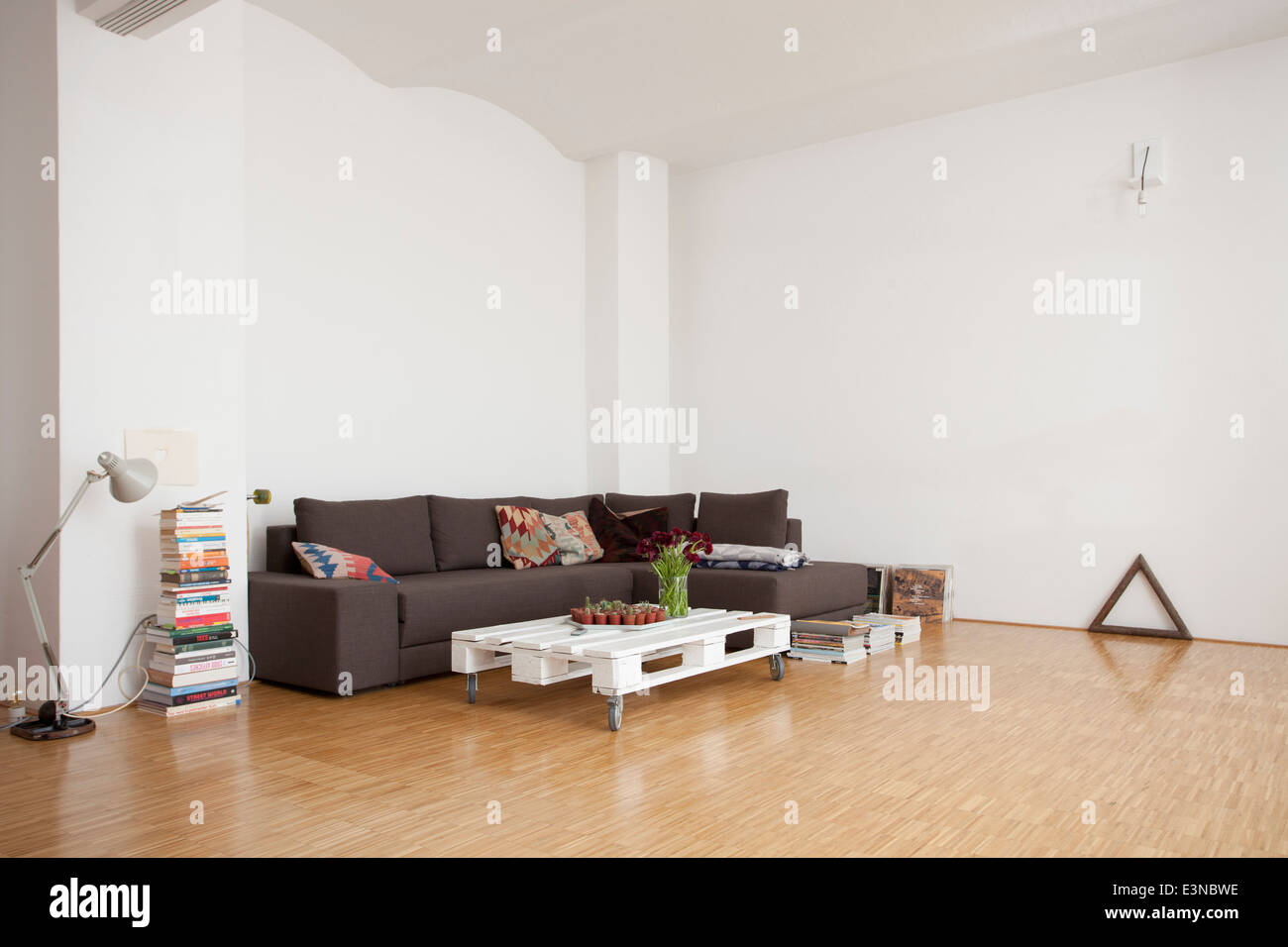 Interior of spacious living room Stock Photo - Alamy