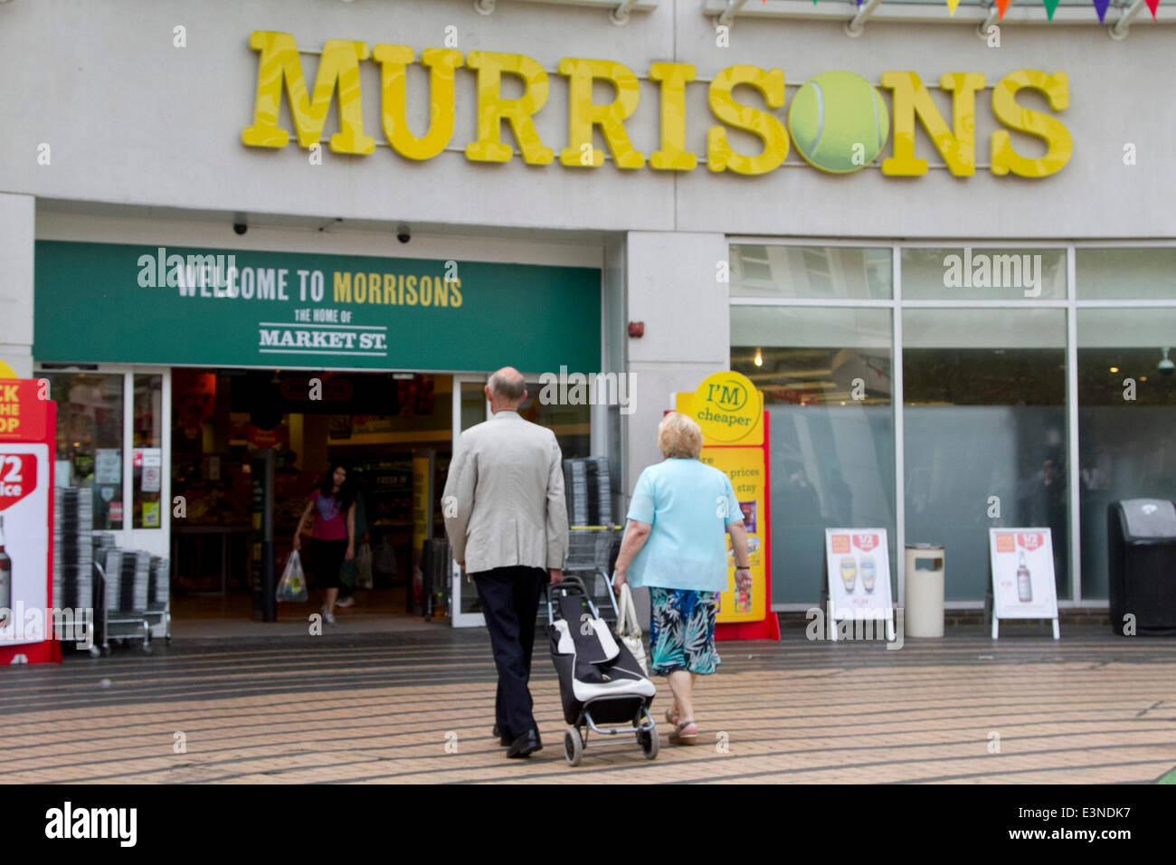 Morrisons wimbledon branch hi-res stock photography and images - Alamy